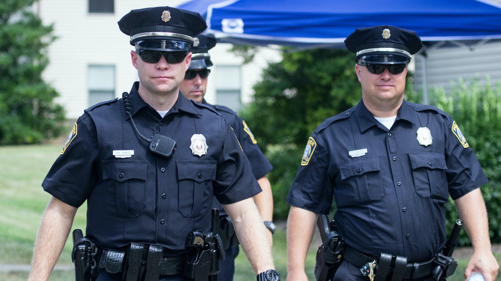 Never walk alone - American Police Beat Magazine